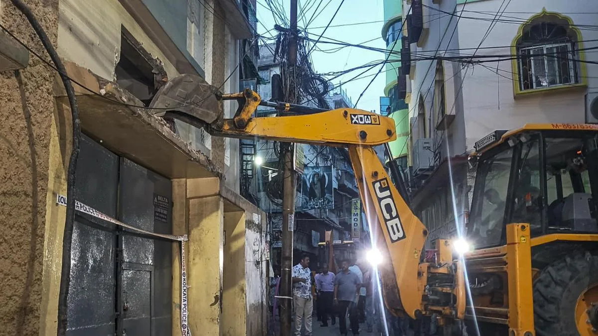First Bulldozer Action in Bengal: Illegal structures razed in Tiljala